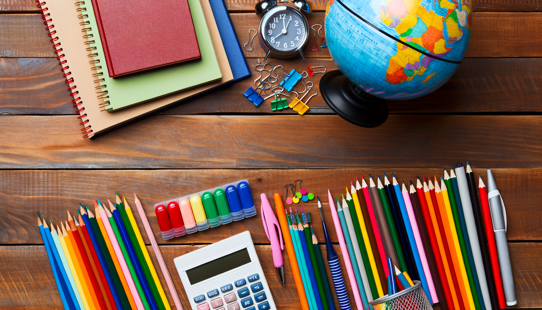 Organize seus estudos com coisas de papelaria da Kit Escolar